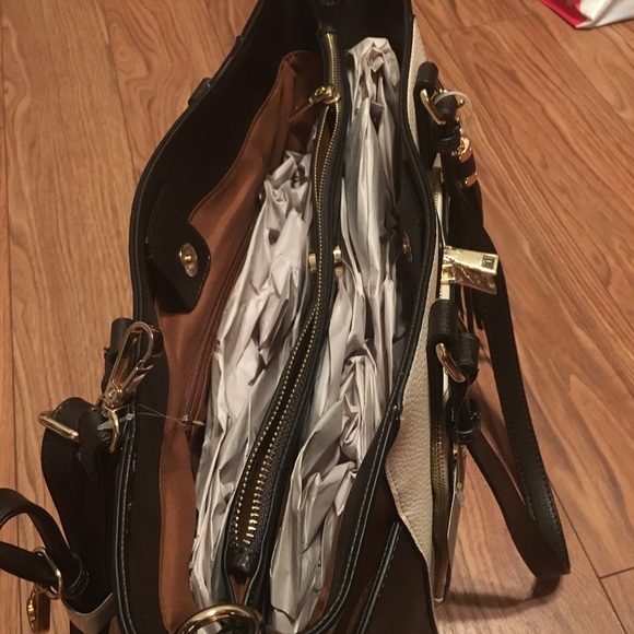 Bass | Bags | Bass Hand Bag | Poshmark
